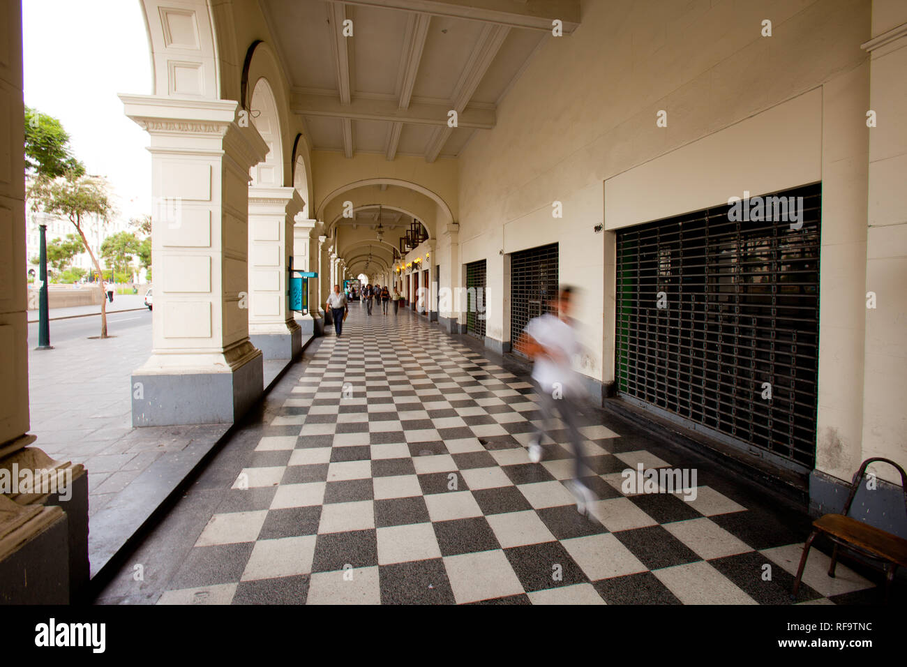 Walking design corridor hi-res stock photography and images - Alamy