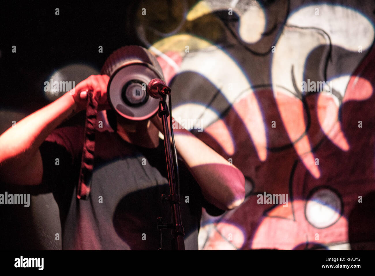 Open mic night singing hi-res stock photography and images - Alamy