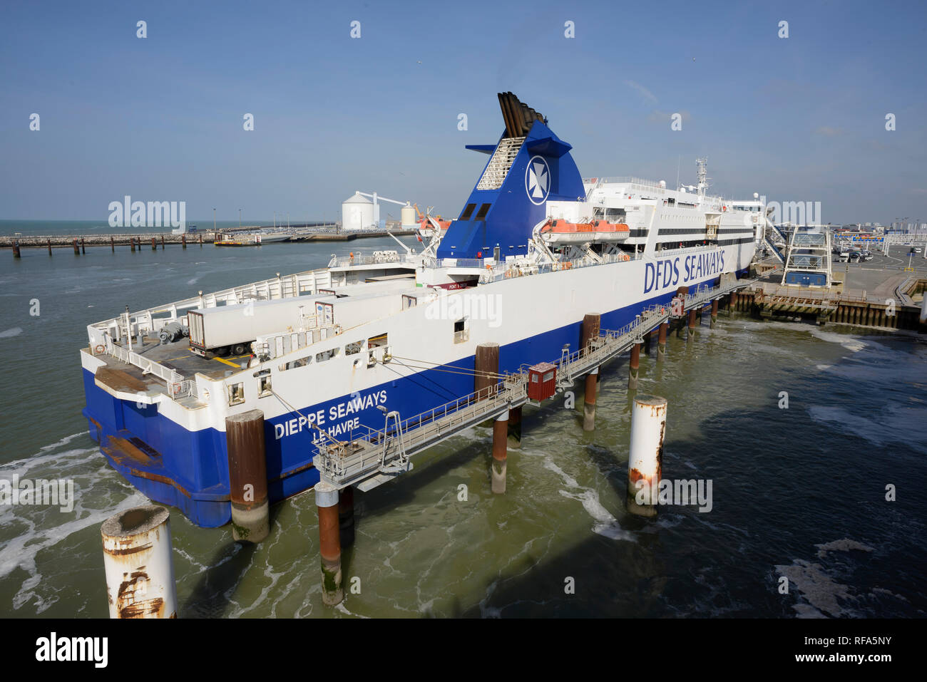 Dover calais ferry hi-res stock photography and images - Alamy