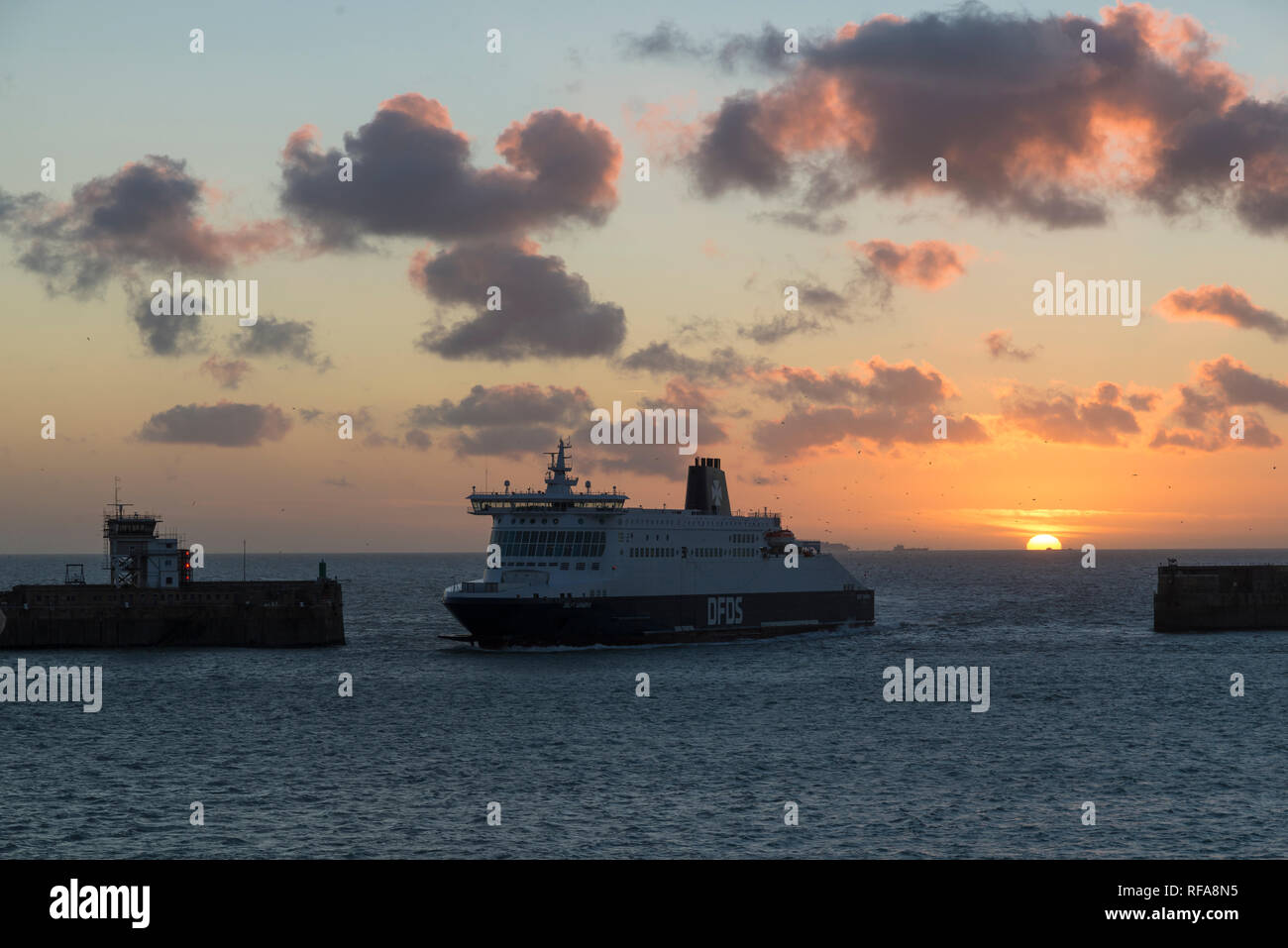 Dover calais ferry crossing hi-res stock photography and images - Alamy