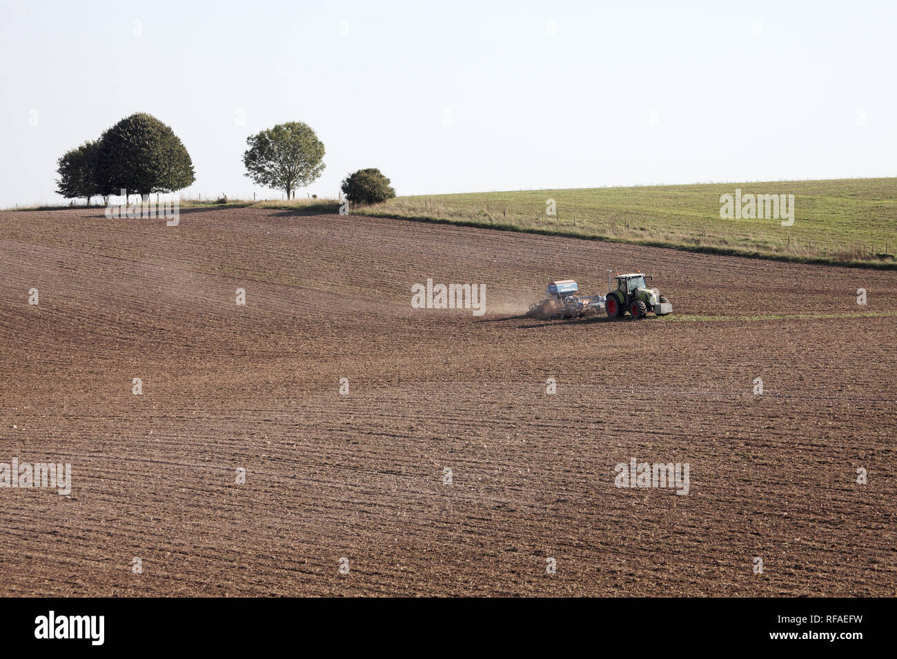 England autumn wheat drilling hi-res stock photography and images - Alamy