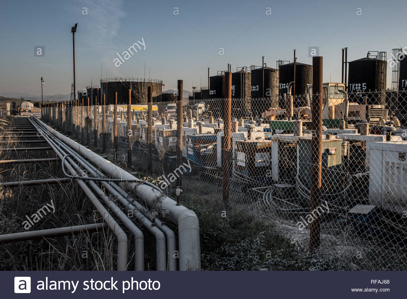 Extraction Of Petroleum High Resolution Stock Photography and Images ...
