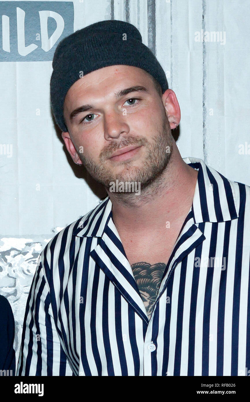 Aol build series celebrity candids thu hi-res stock photography and ...