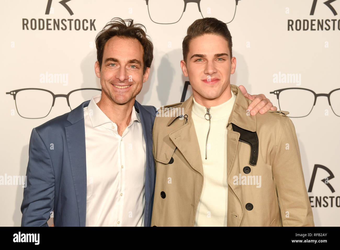 24 January 2019, Bavaria, München: Tim Lobinger (l), former pole ...