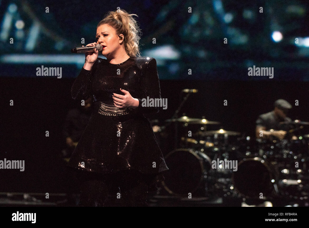 Kelly Clarkson 2019 High Resolution Stock Photography and Images - Alamy