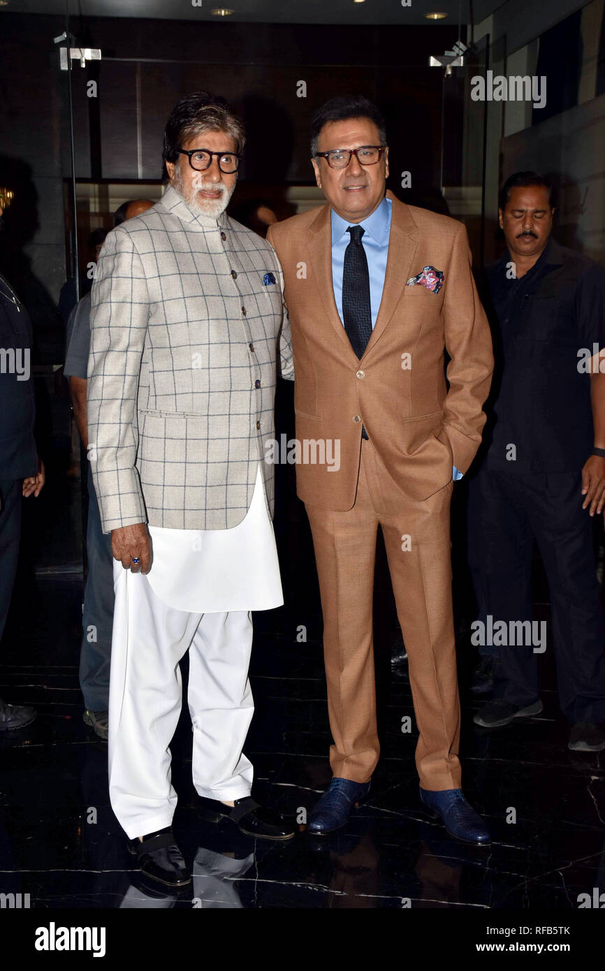 Mumbai, India. 24th Jan, 2019. Actor Boman Irani (R) with actor Amitabh ...