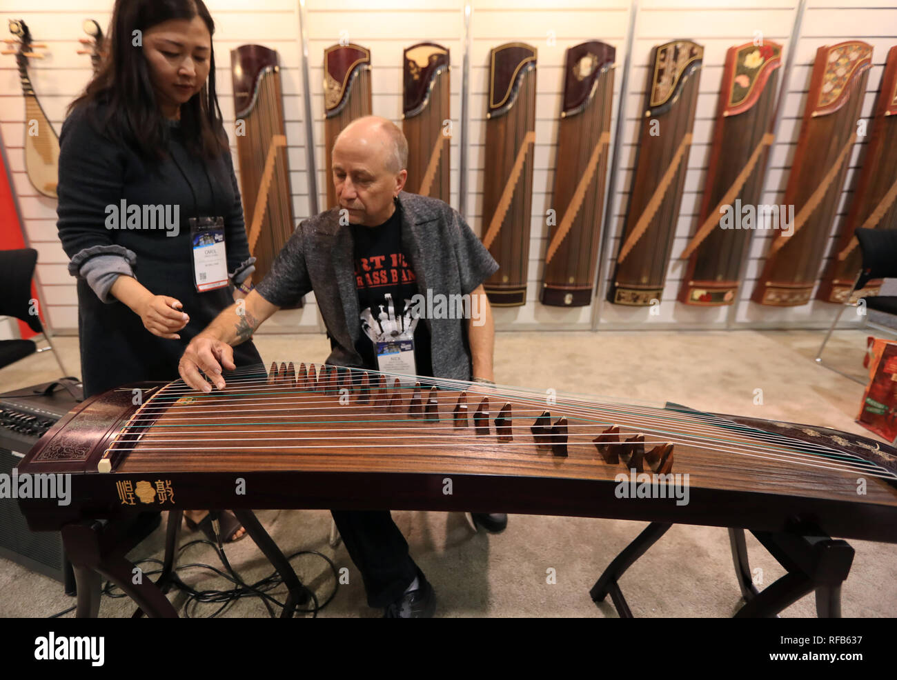 Chinese zither hi-res stock photography and images - Alamy