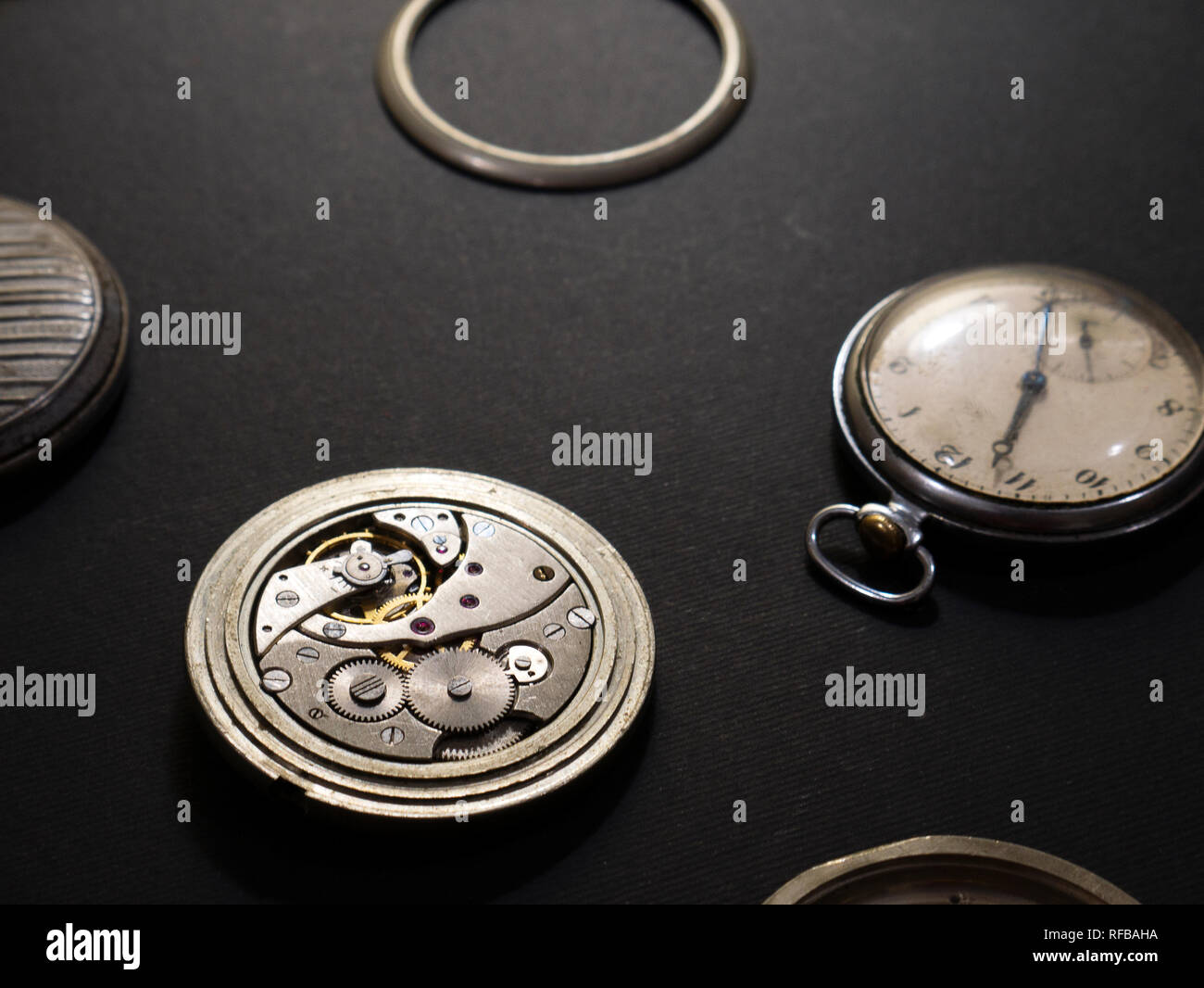 Clockwork clock parts hi-res stock photography and images - Alamy