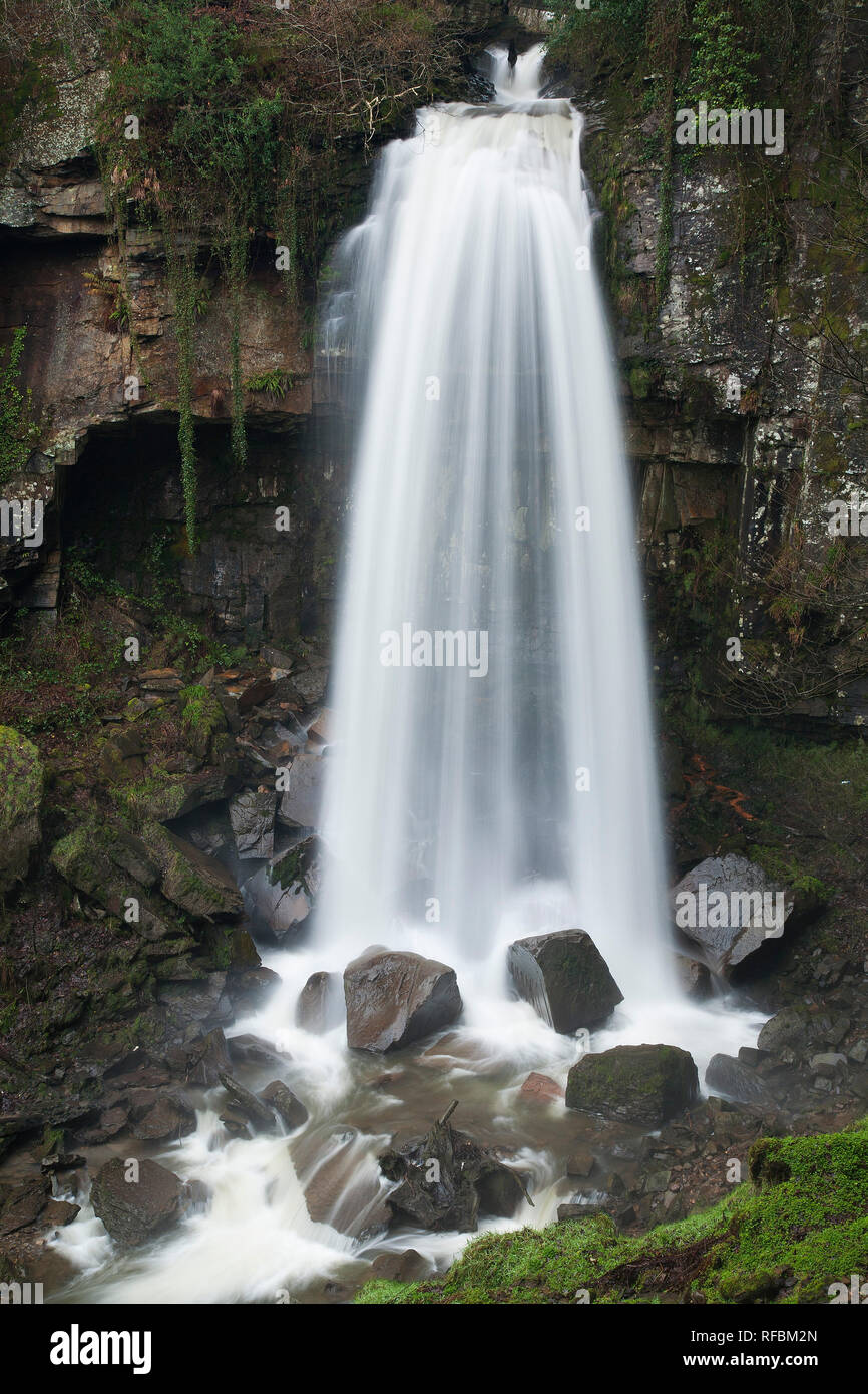 Melincourt falls hi-res stock photography and images - Alamy