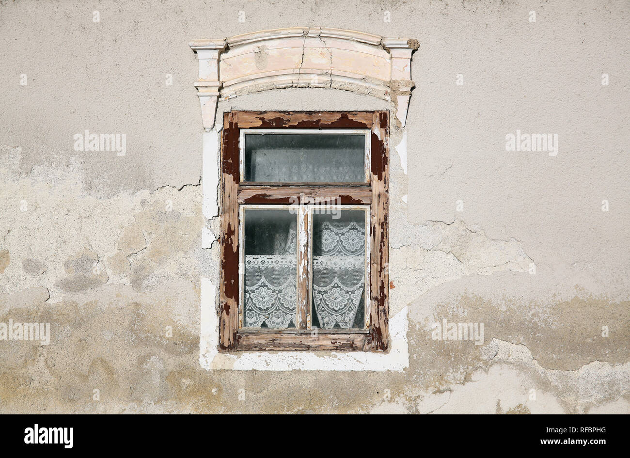 Worn frame window hi-res stock photography and images - Alamy