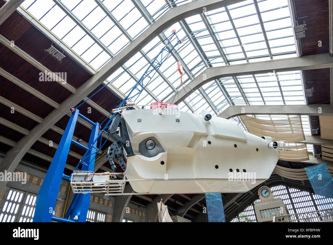 Alvin submarine hi-res stock photography and images - Alamy