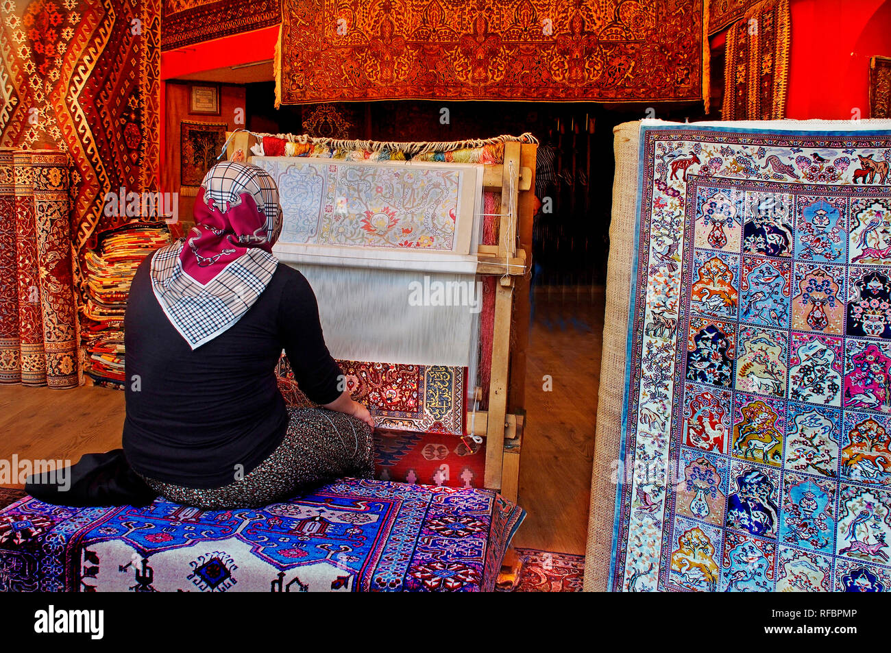Istanbul grand bazaar carpet hi-res stock photography and images - Alamy