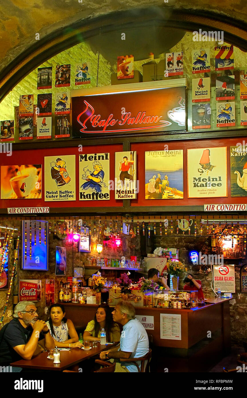 Café Sultan. Grand Bazaar, Istambul, Turkey Stock Photo - Alamy