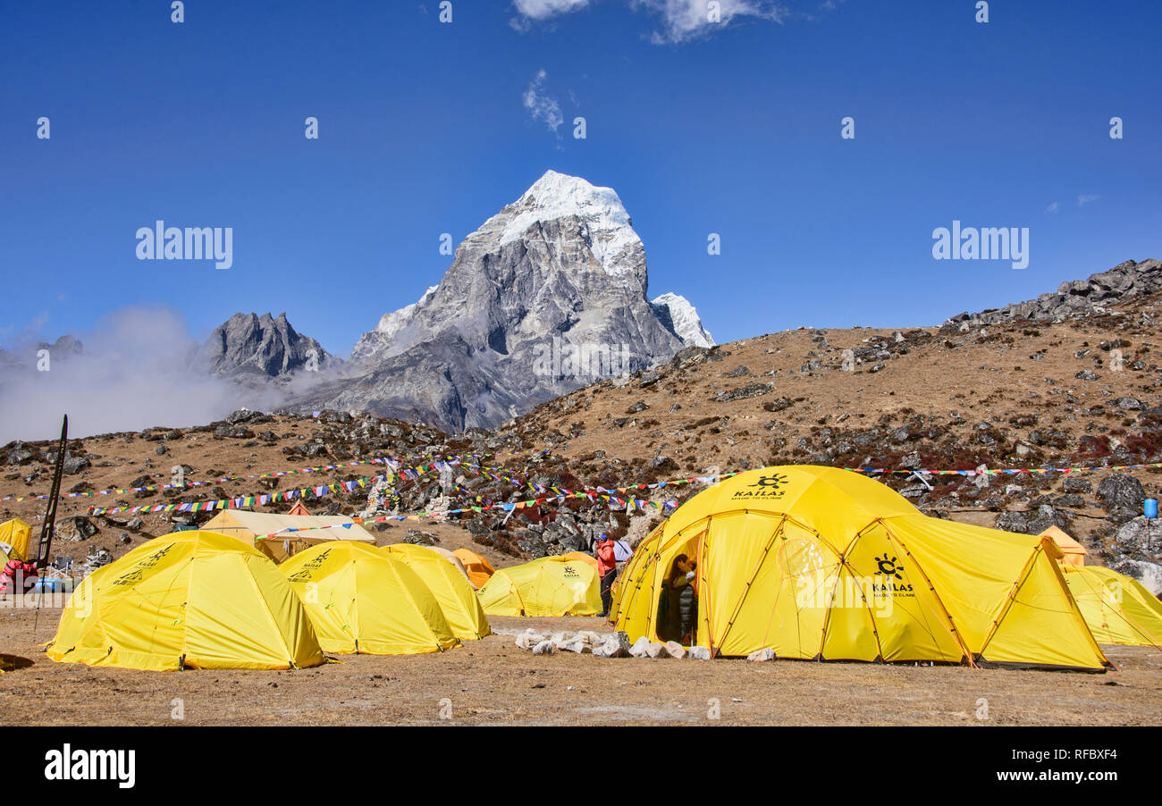 Ama Dablam Nepal High Resolution Stock Photography and Images - Alamy