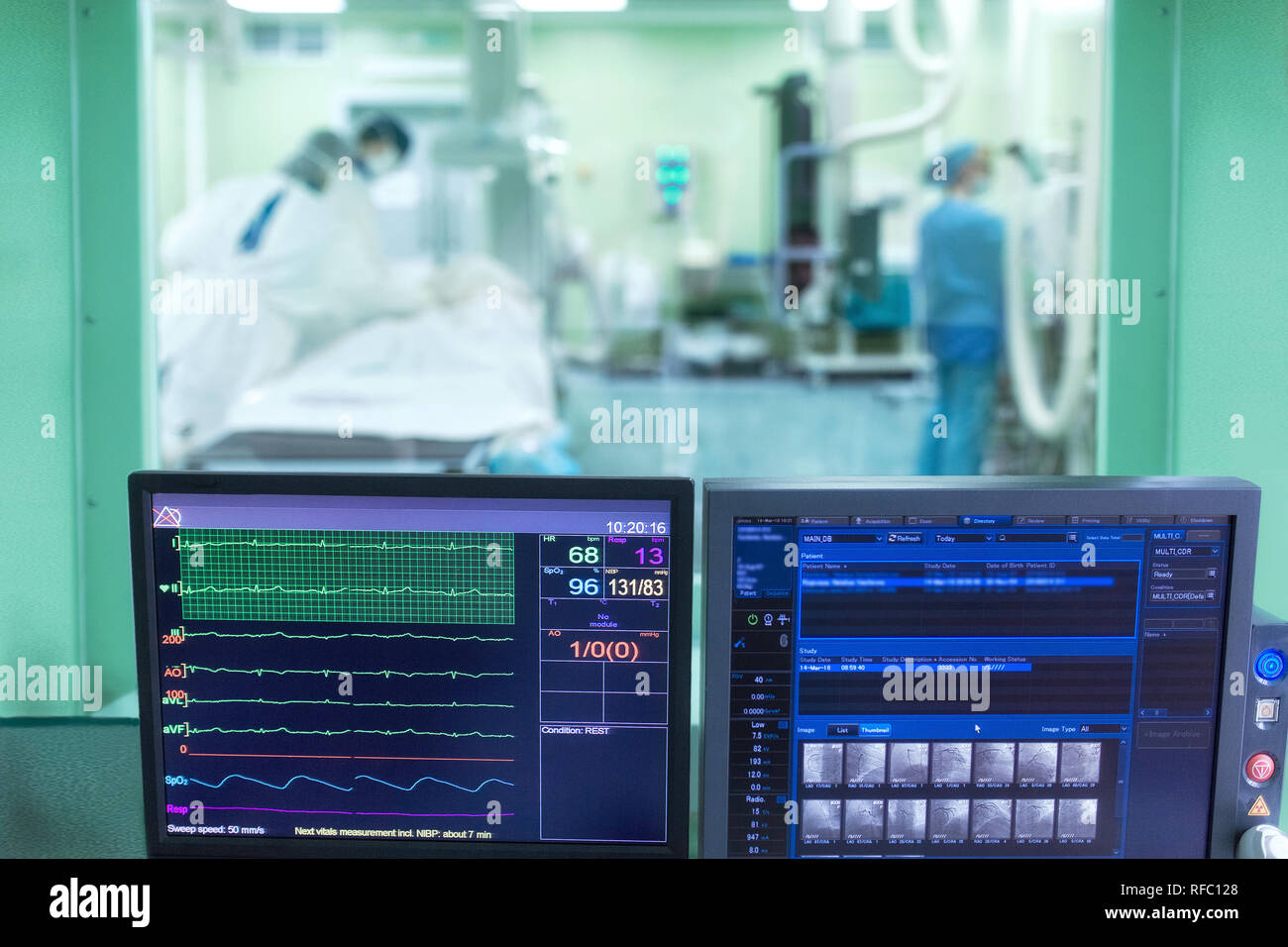 Modern operating room for an x-ray manipulation Stock Photo - Alamy