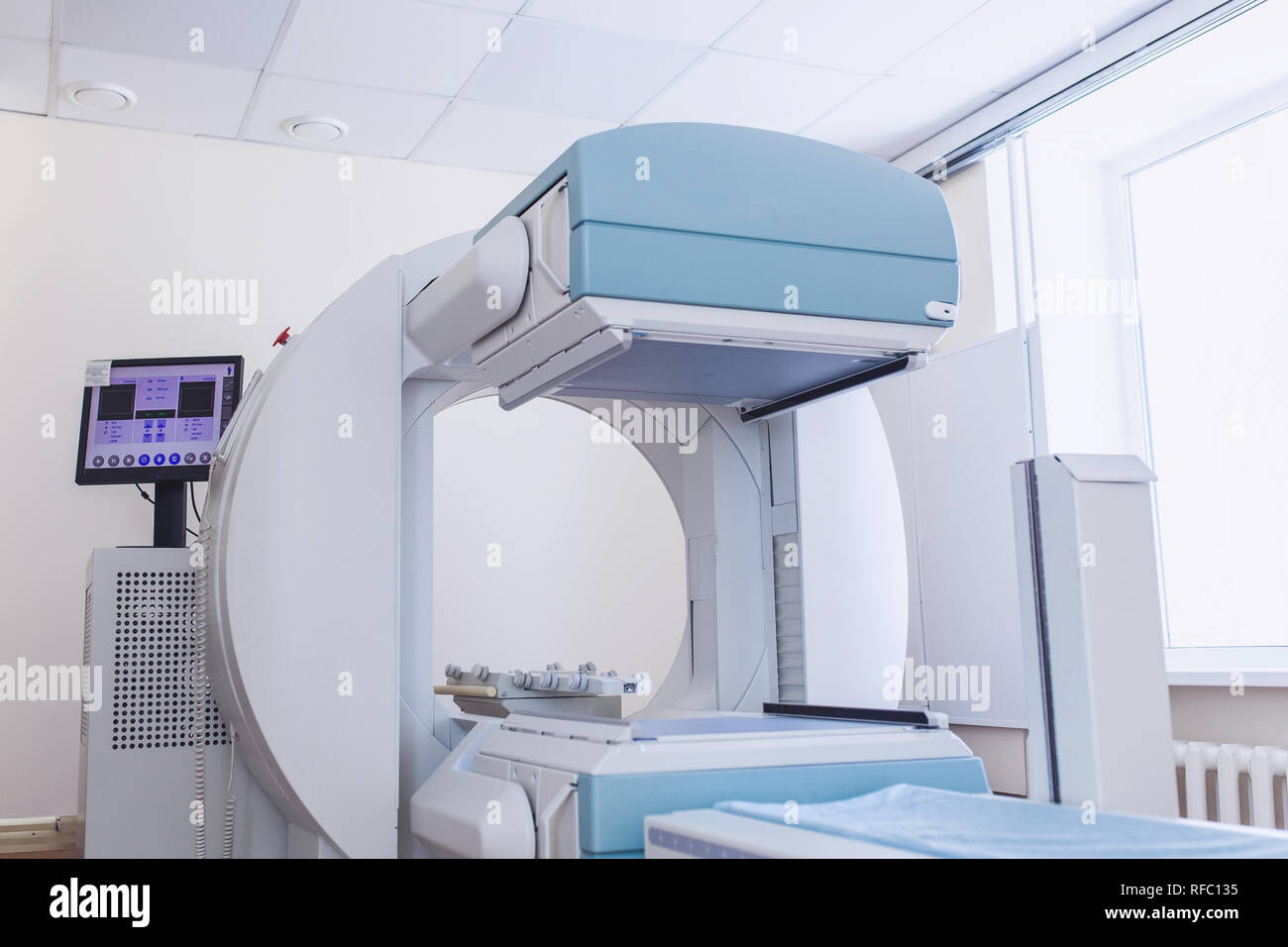 Medical linear accelerator in the therapeutic oncology. Radiation in ...