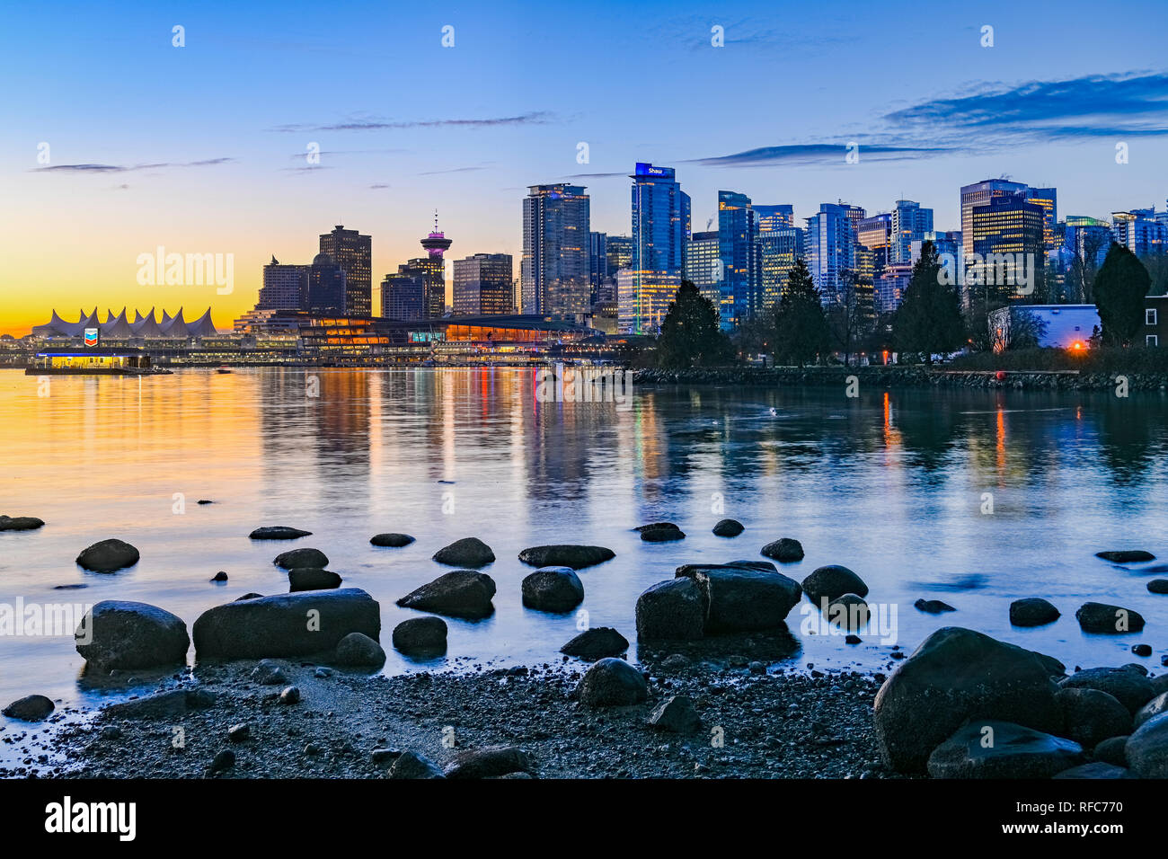 Vancouver downtown city skyline hi-res stock photography and images - Alamy