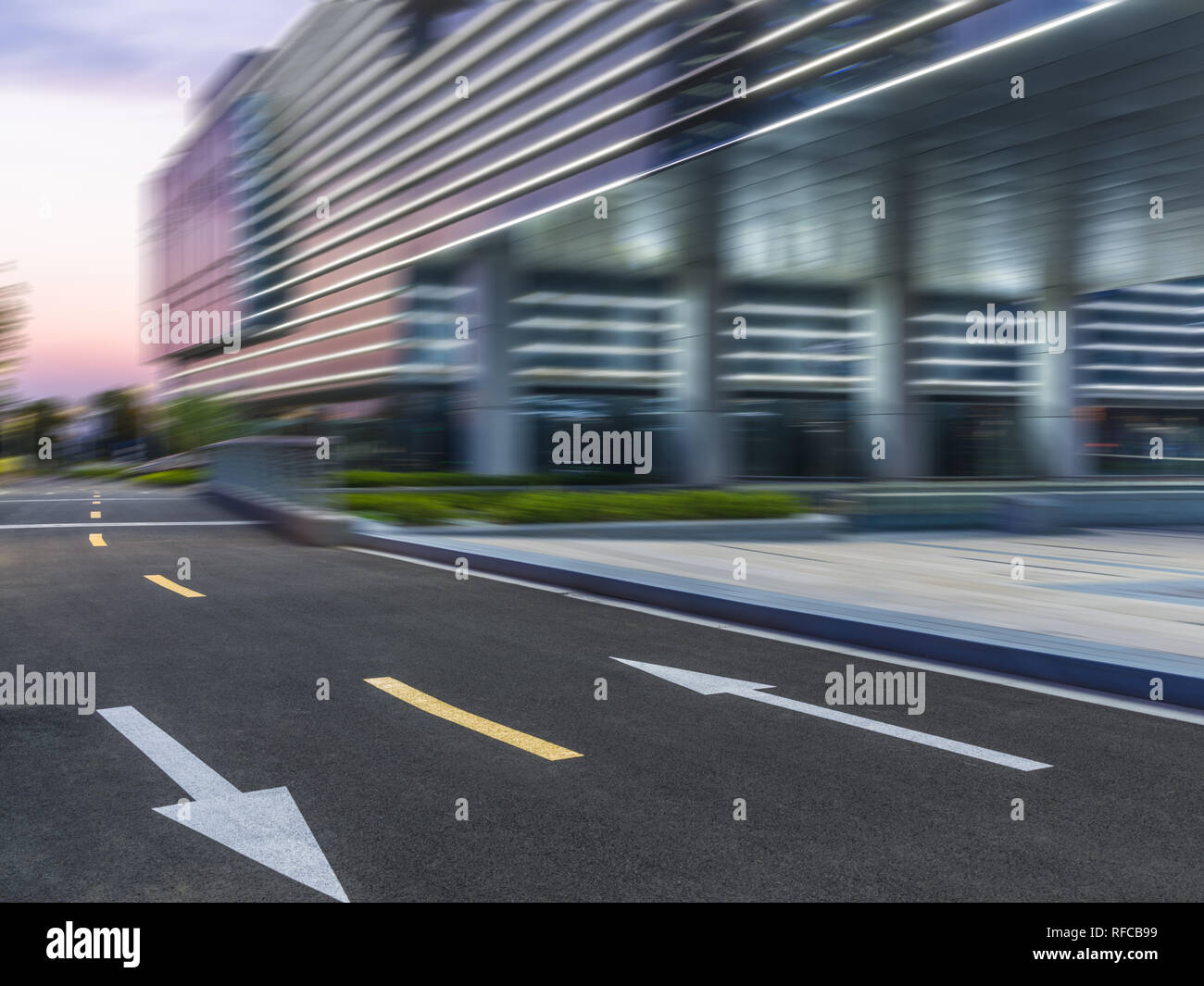 empty asphalt road by modern office building Stock Photo - Alamy