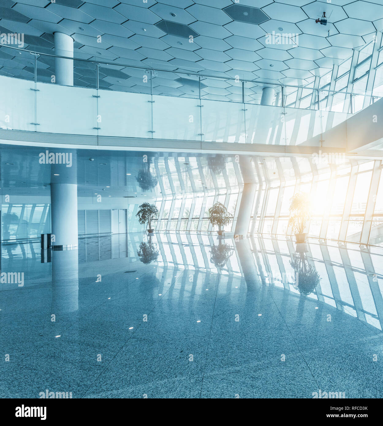 Clean airport hi-res stock photography and images - Alamy
