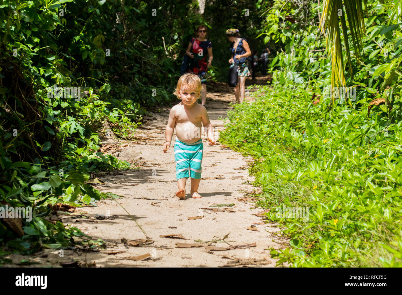 Costa rica forest children hi-res stock photography and images - Alamy