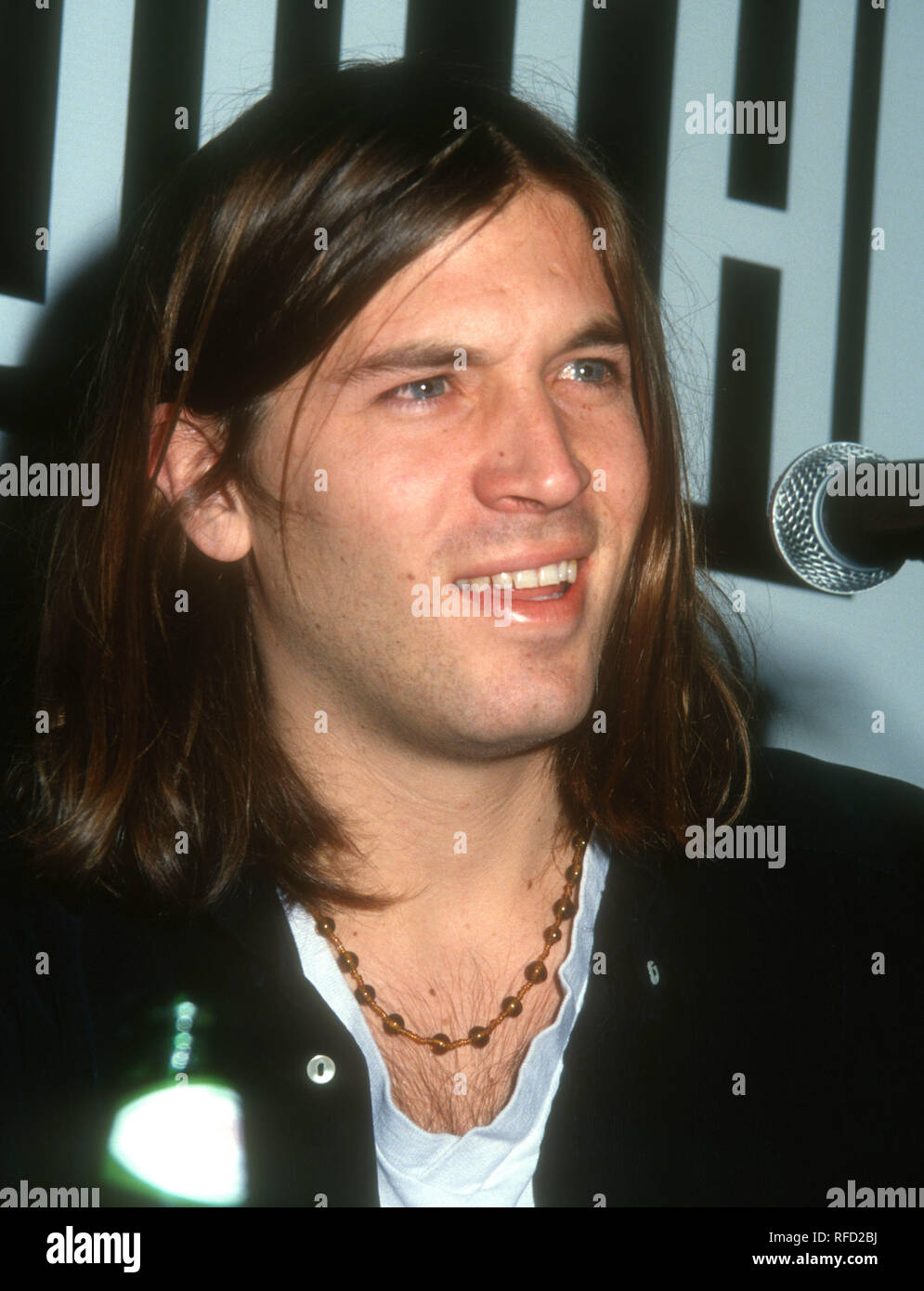 LOS ANGELES, CA - NOVEMBER 6: Singer Evan Dando of The Lemonheads ...