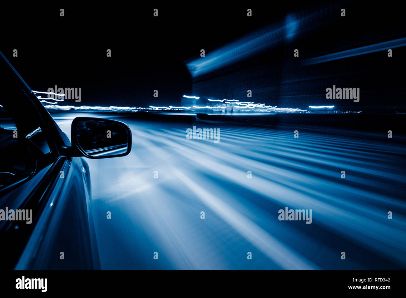 Car going around a corner hi-res stock photography and images - Alamy