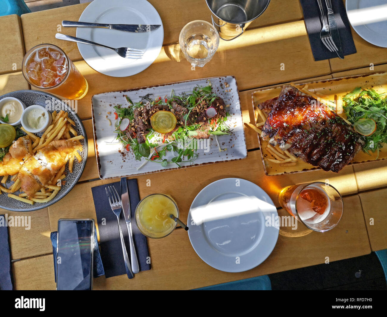 Beach food resturant seafood hi-res stock photography and images - Alamy