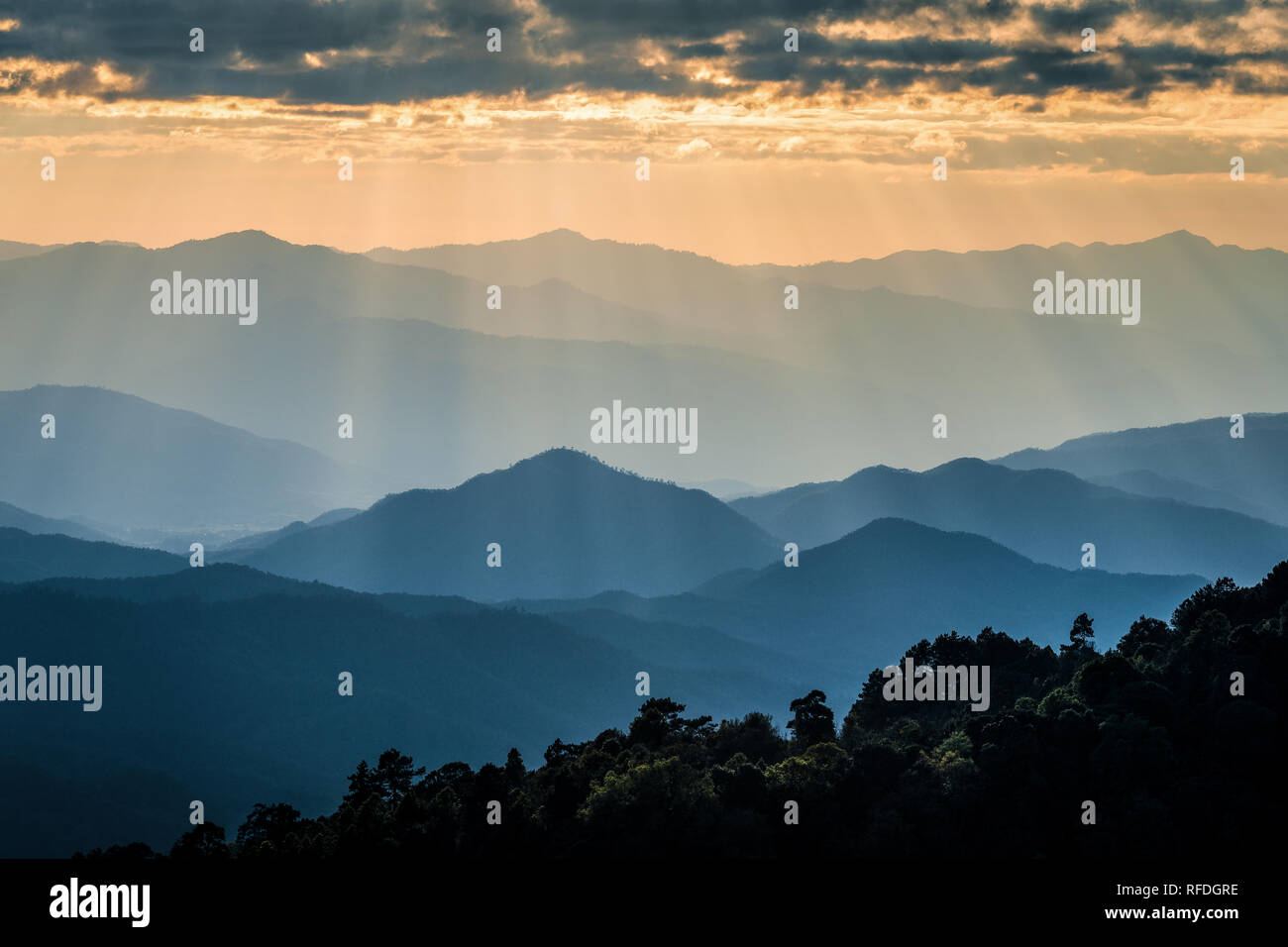 Hazy mountain range of Huay Nam Dung national park, Chiangmai, Thailand ...