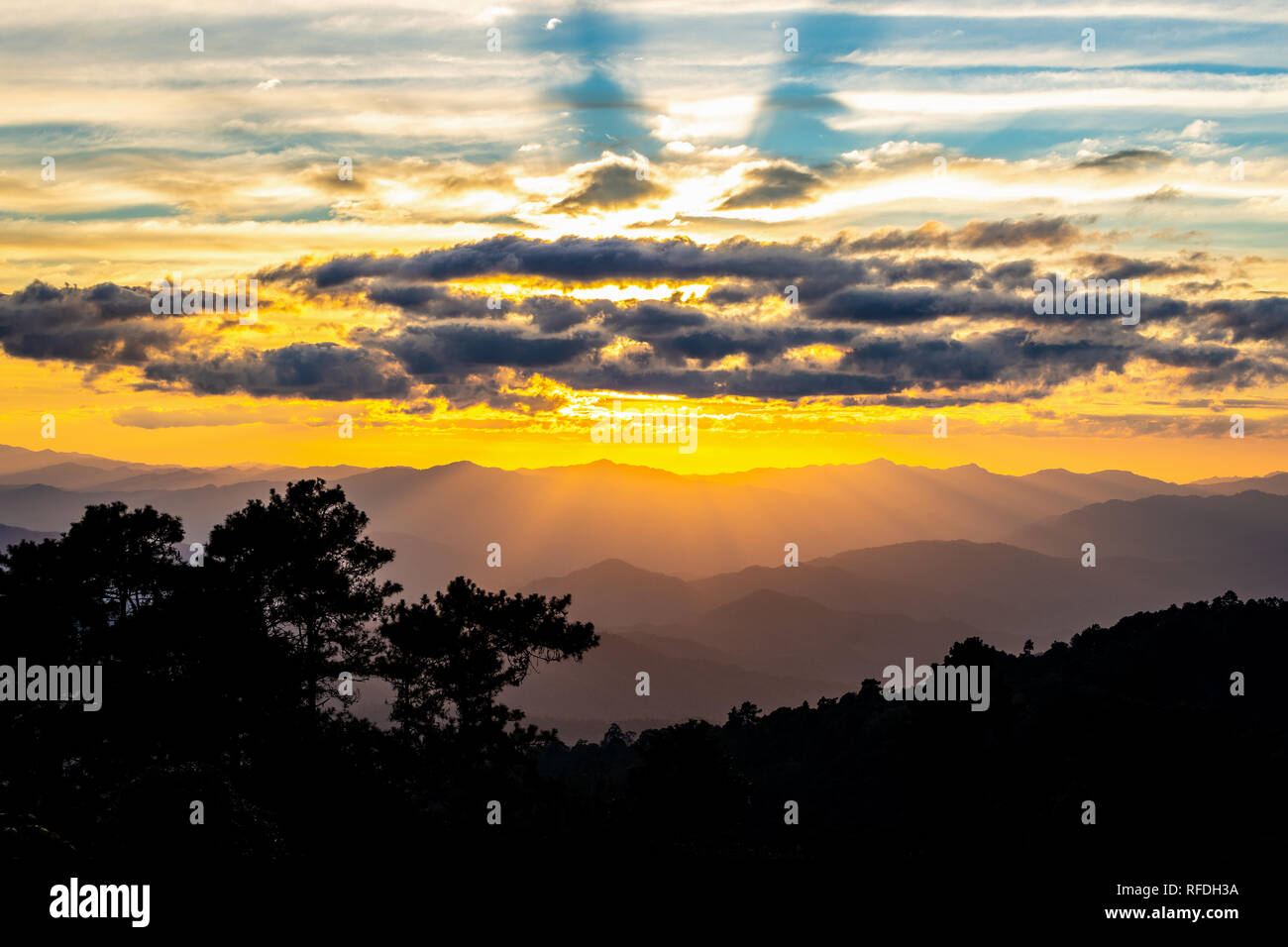 Hazy mountain range of Huay Nam Dung national park, Chiangmai, Thailand ...