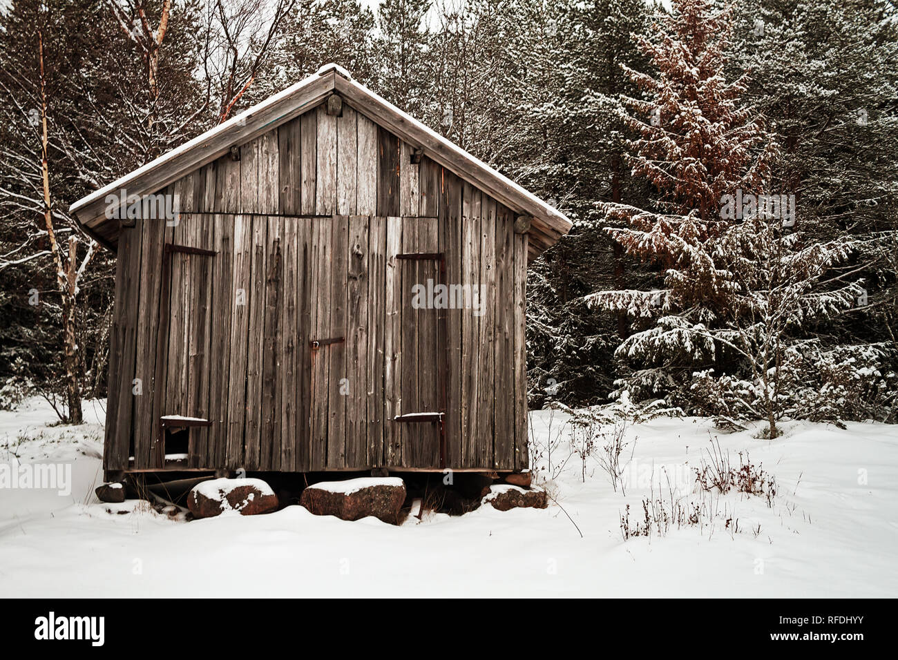 Rural village hut huts architecture hi-res stock photography and images ...