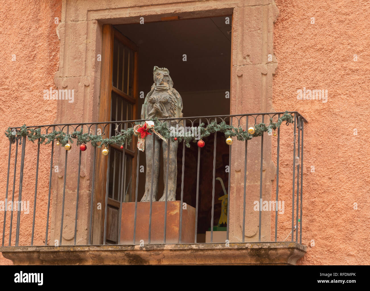 Mexican balcony hi-res stock photography and images - Alamy