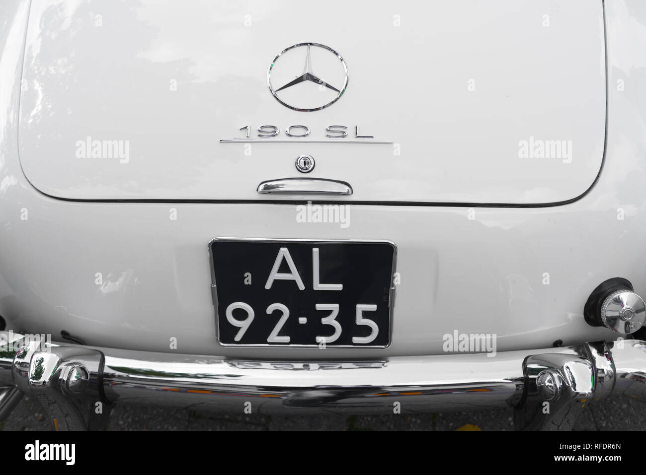 Dashboard mercedes 190sl hi-res stock photography and images - Alamy Dashboard mercedes 190sl hi-res stock photography and images - Alamy