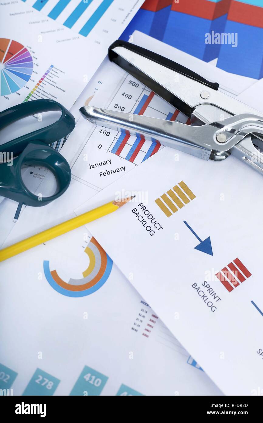 Paper scissor pencil hi-res stock photography and images - Alamy