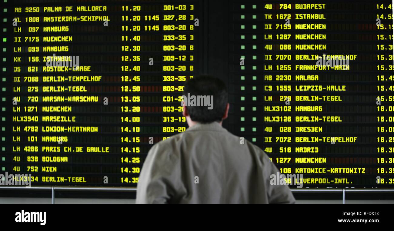 Departure display hi-res stock photography and images - Alamy