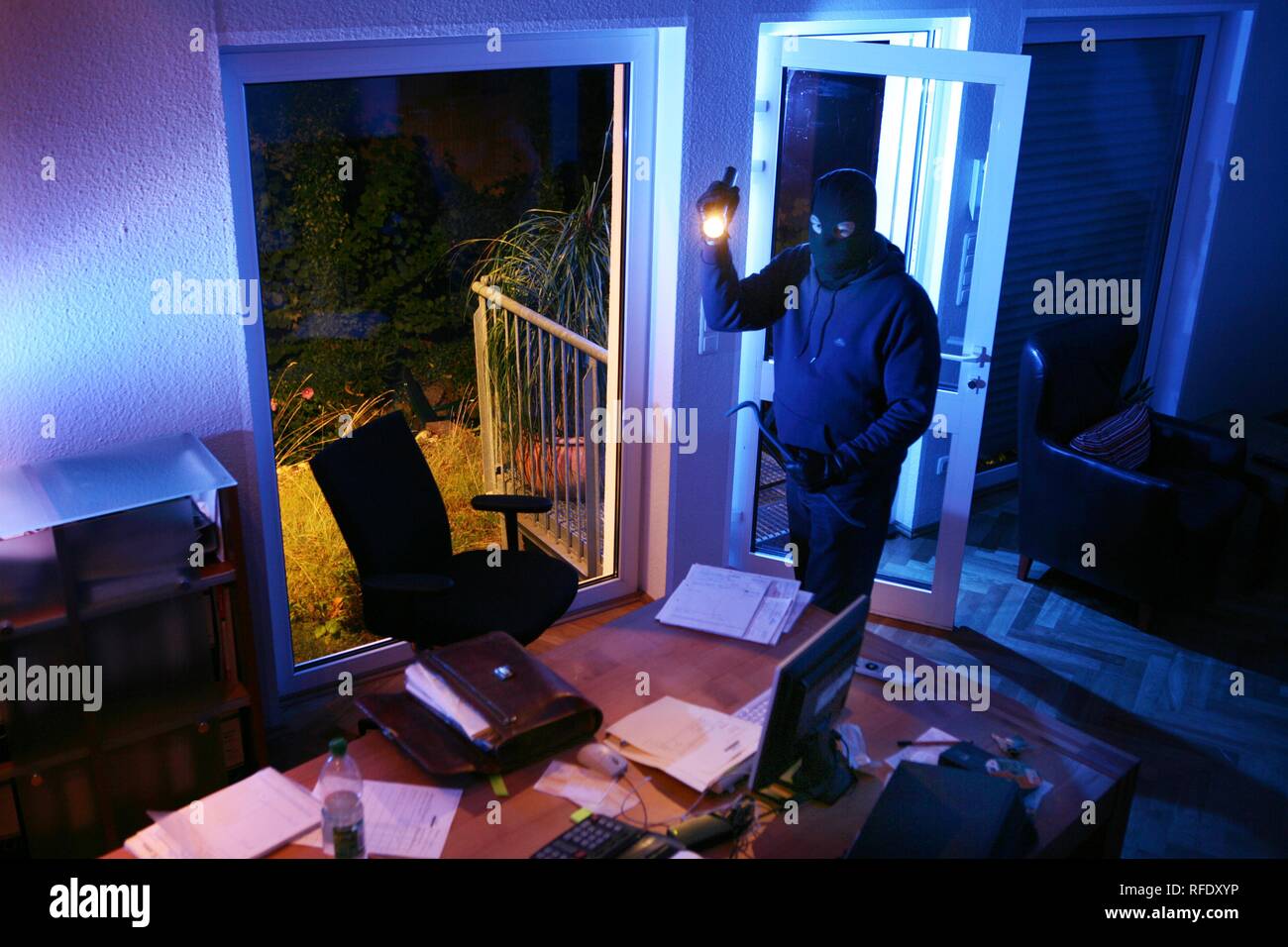 Buglar hi-res stock photography and images - Alamy