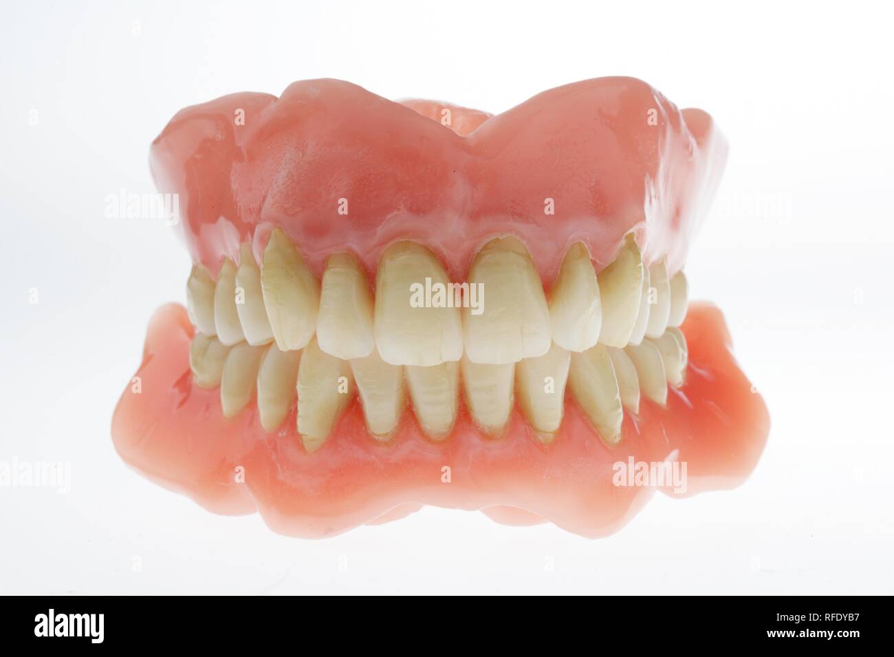 Full set of teeth hi-res stock photography and images - Alamy