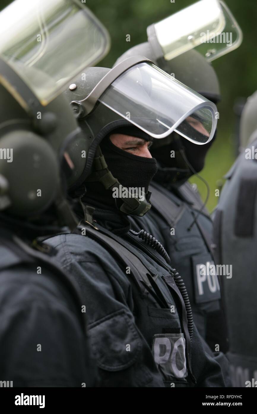 Swat team german police special hi-res stock photography and images - Alamy