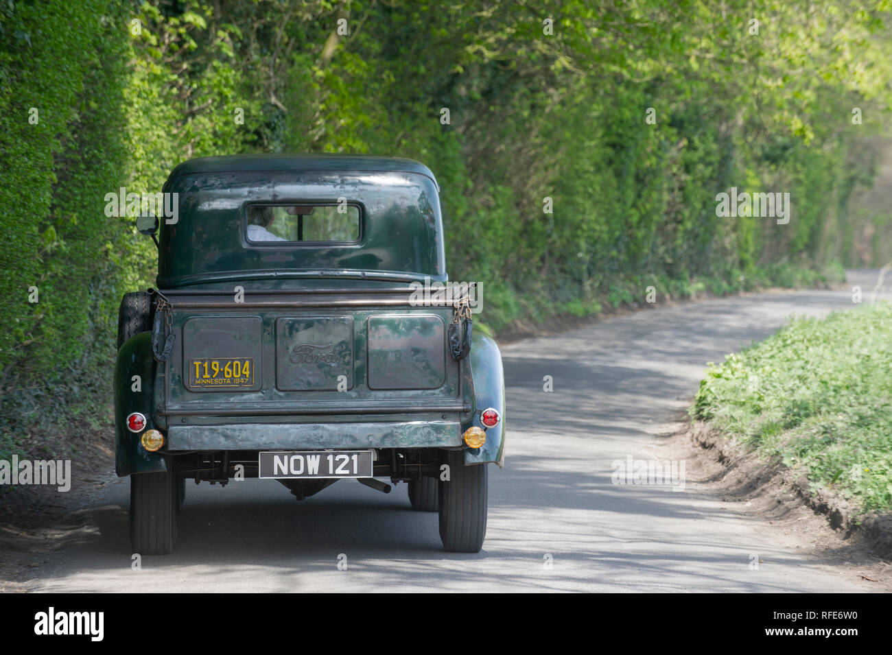 1947 Ford 1 Ton pick up truck Stock Photo - Alamy