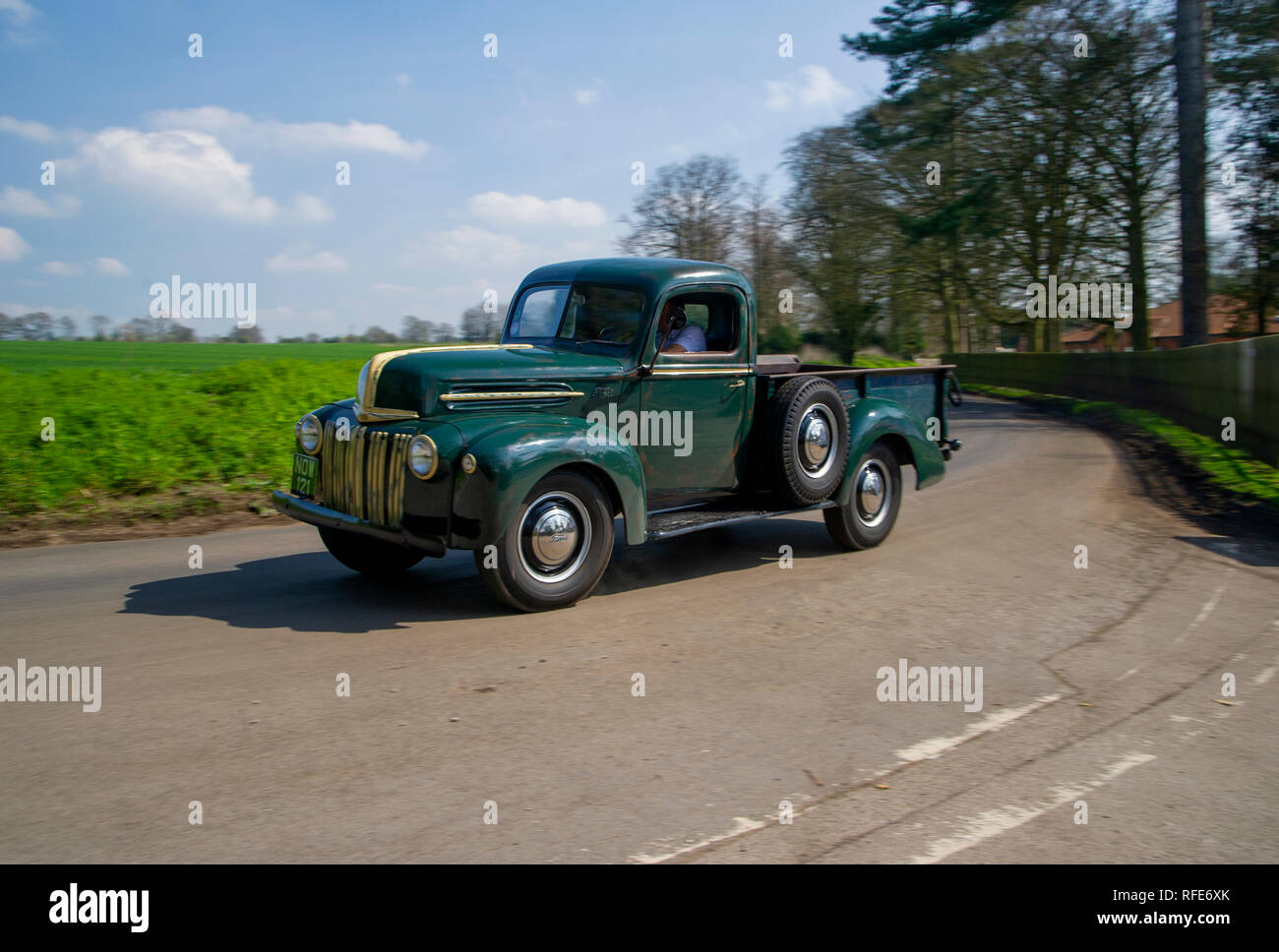 1 ton pick up truck hi-res stock photography and images - Alamy