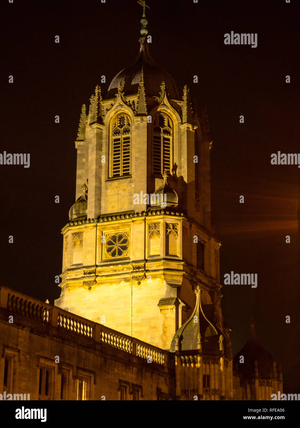 Famous Tom Tower, Christchurch College, Oxford University, Evening ...