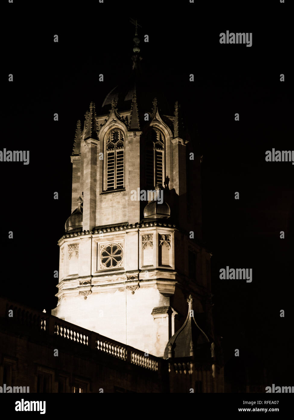 Famous Tom Tower, Christchurch College, Oxford University, Evening ...