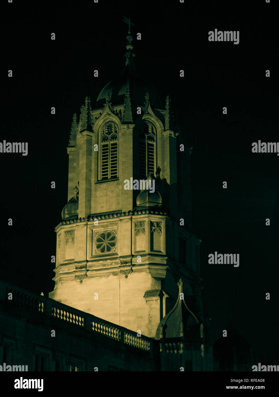 Famous Tom Tower, Christchurch College, Oxford University, Evening ...