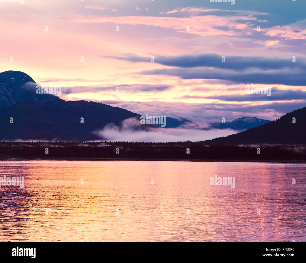 Sunrise sunset summer alaska hi-res stock photography and images - Alamy