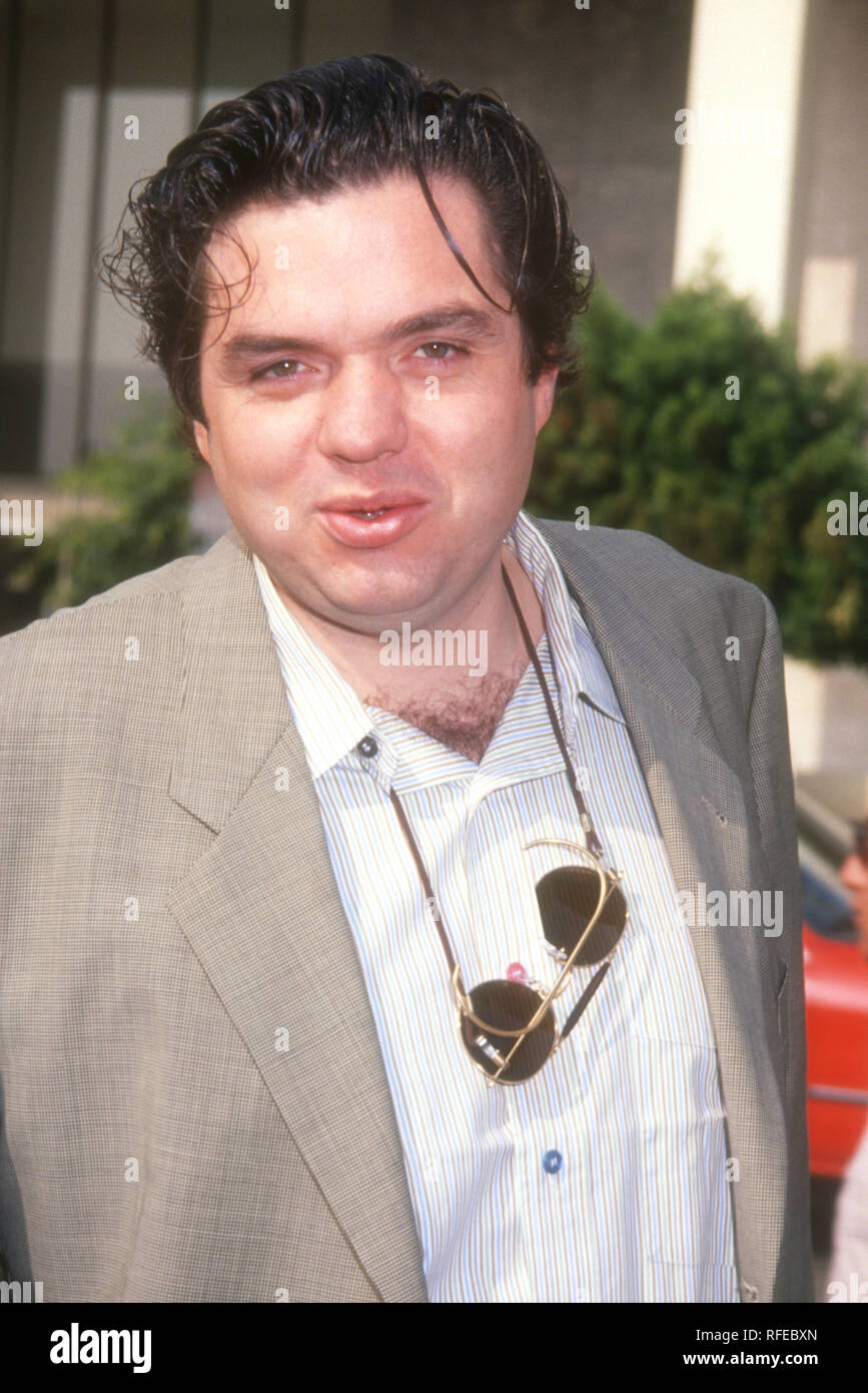 HOLLYWOOD, CA - NOVEMBER 7: Actor Oliver Platt attends 'The Three ...
