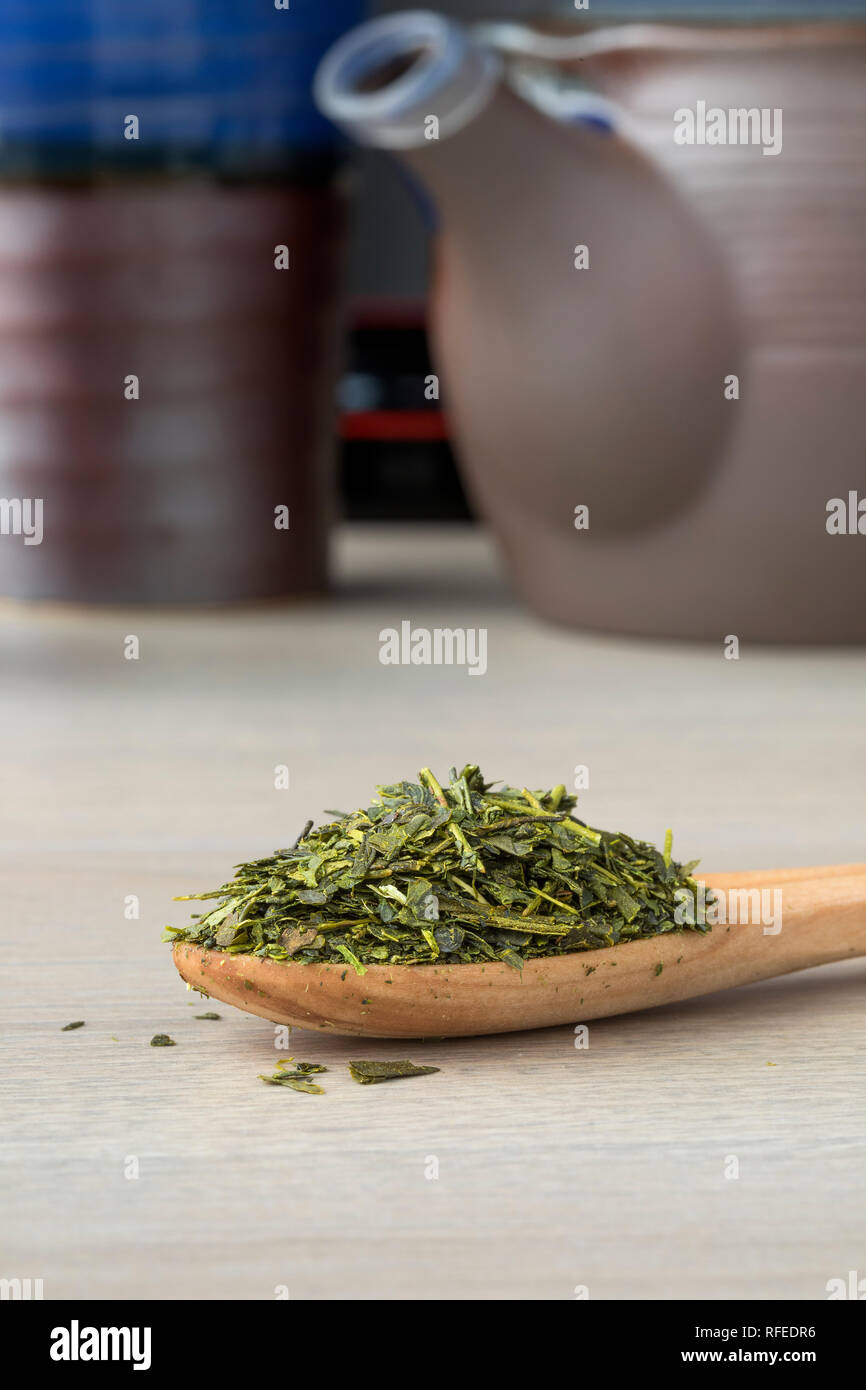 Spoon dry green tea hi-res stock photography and images - Alamy
