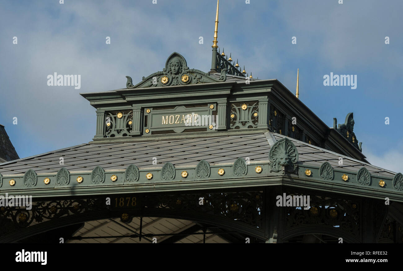 Bandstand roof hi-res stock photography and images - Alamy