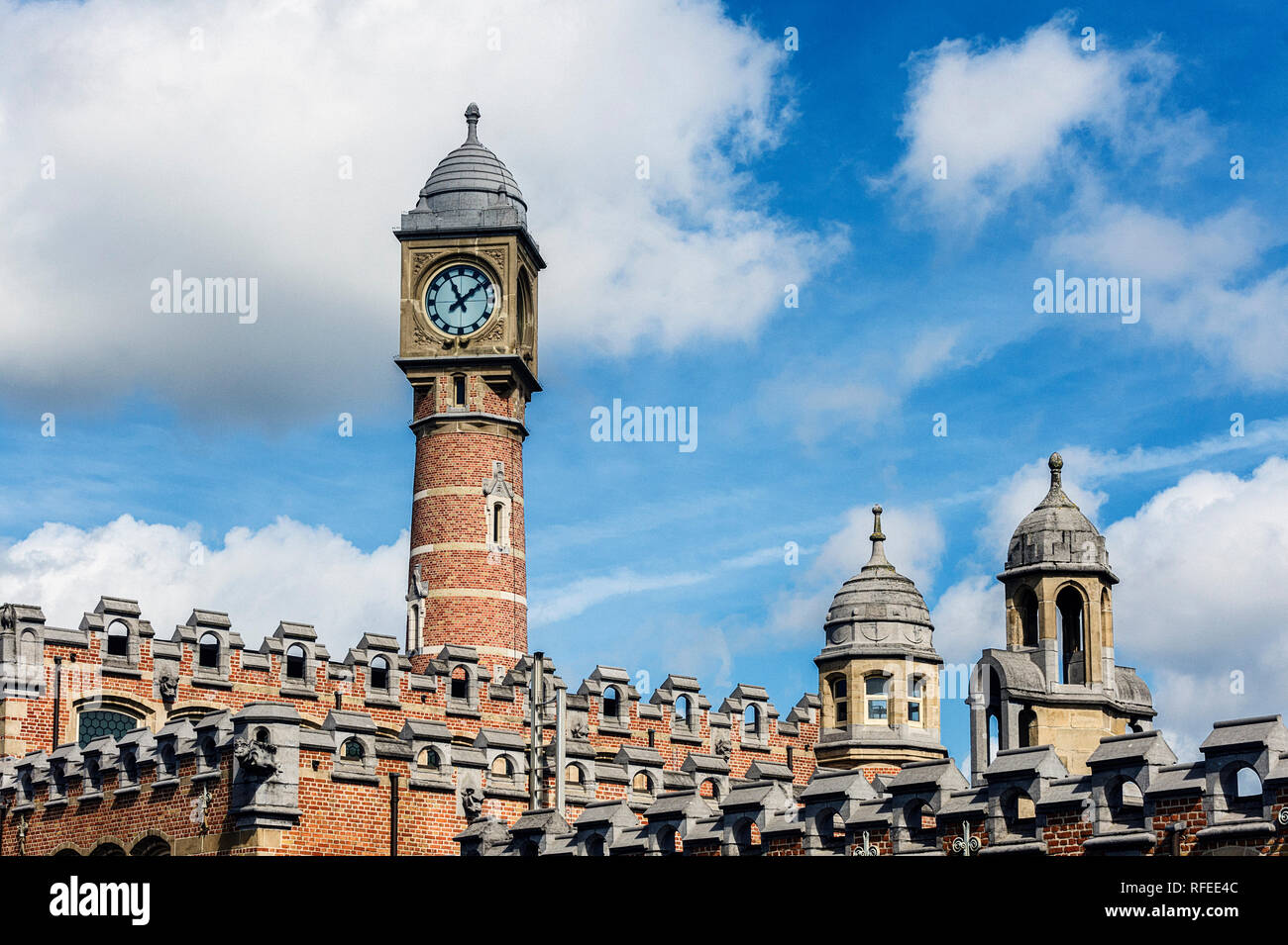 Gent-Sint-Pieters railway station in Ghent, Belgium Stock Photo - Alamy
