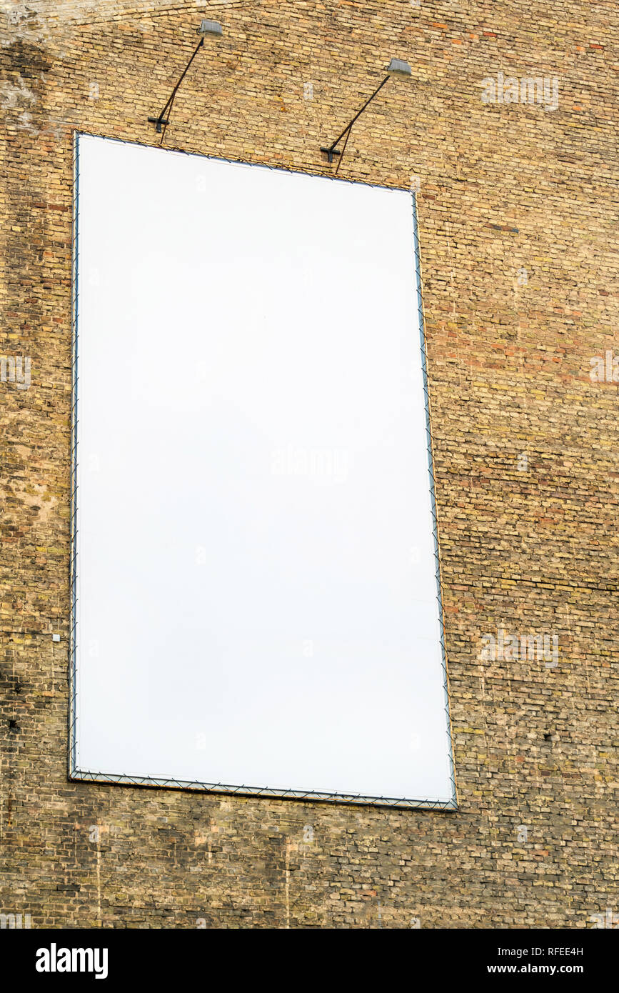 Blank ad space hi-res stock photography and images - Alamy