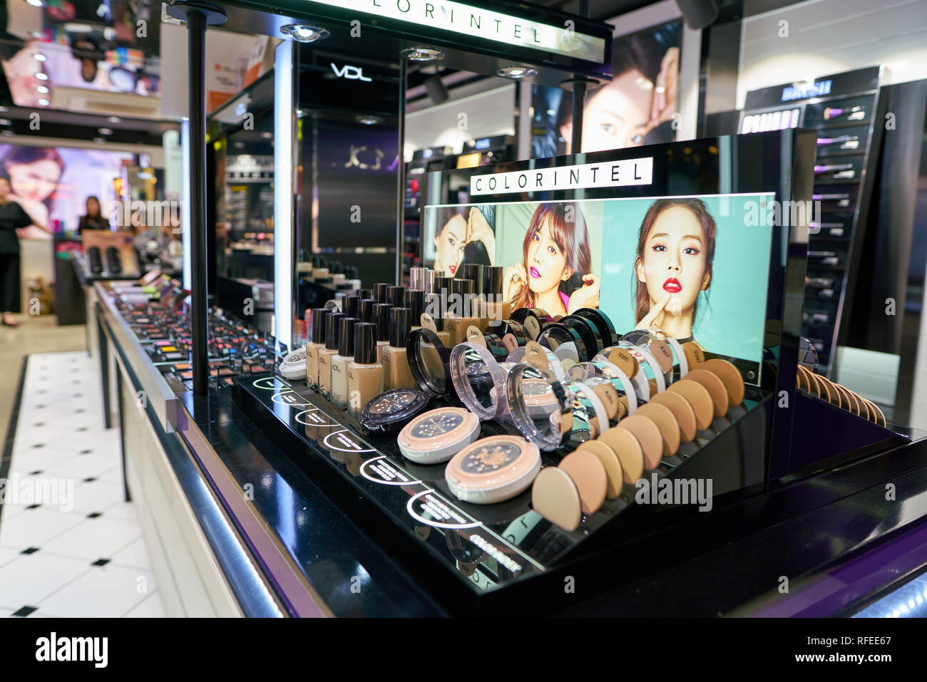 Cosmetics shop seoul hi-res stock photography and images - Alamy