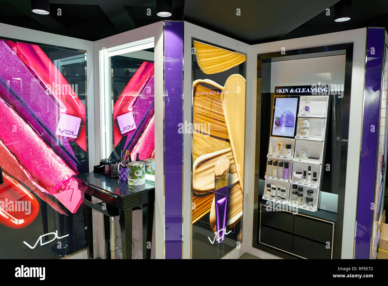 Cosmetics shop seoul hi-res stock photography and images - Alamy